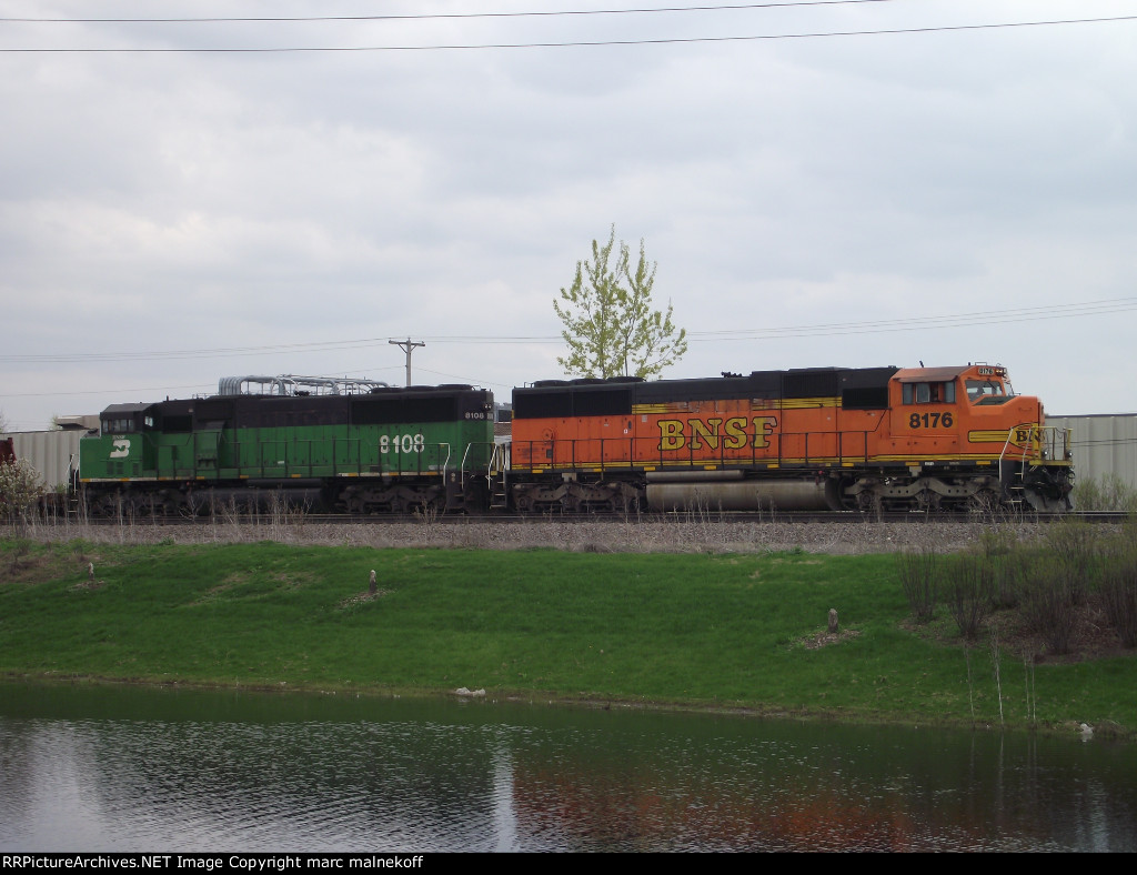 BNSF 8176